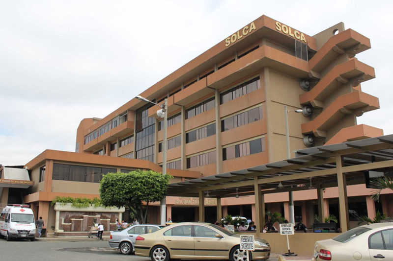 ¿Qué es Solca y cómo financia sus servicios oncológicos?